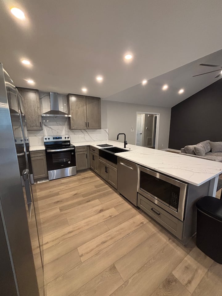 Newly Renovated Southpark Home - Charlotte, NC