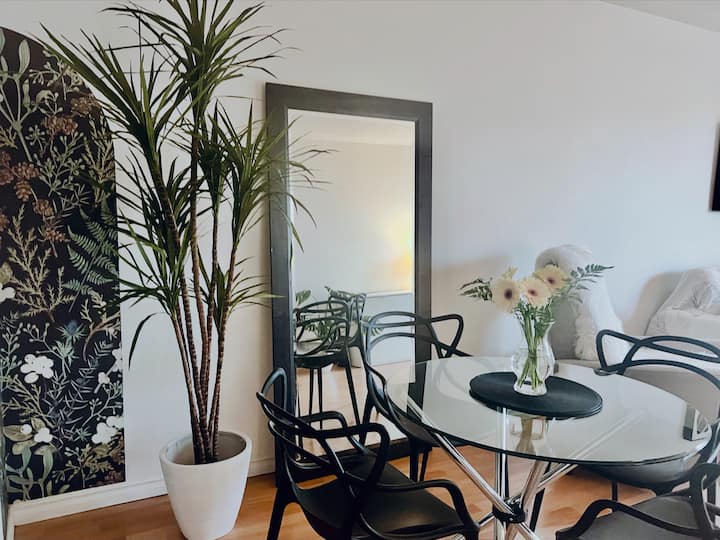 Comfy & Stylish 1 Bedroom Apartment In Kitsilano. - Vancouver