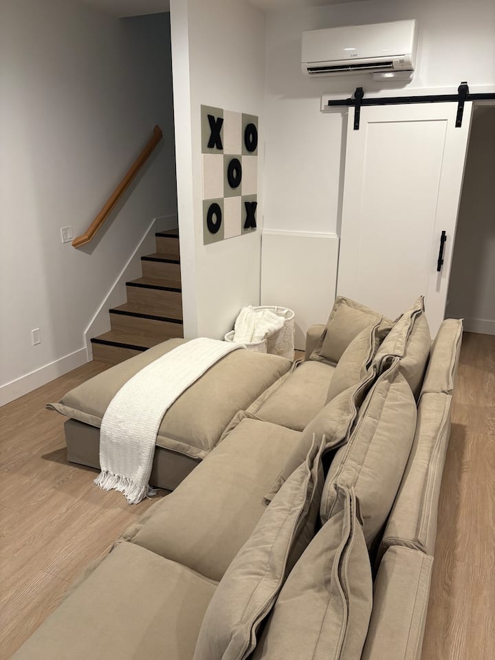 Cozy & Contemporary Stay - Eugene, OR