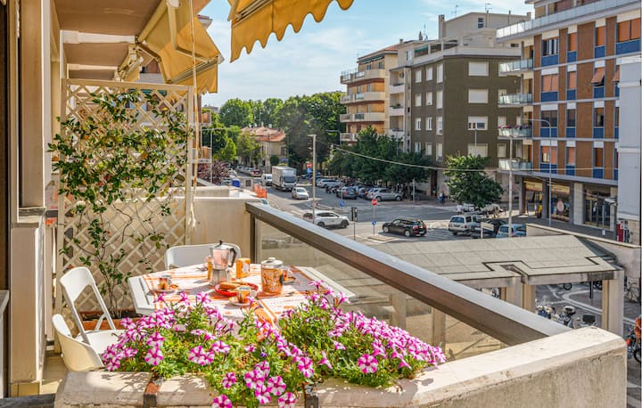 Lovely Apartment In Pesaro With Wifi - Pesaro
