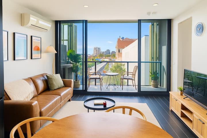 Urban Park Oasis ~ With Parking - St Kilda