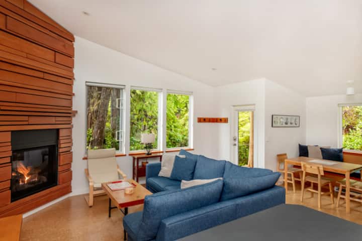 Cozy Curlew - Tofino