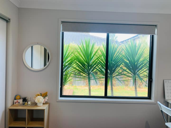 Bright & Cozy Private Room - Clyde North