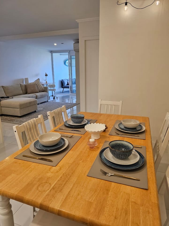 Modern Coastal Apartment - Fremantle
