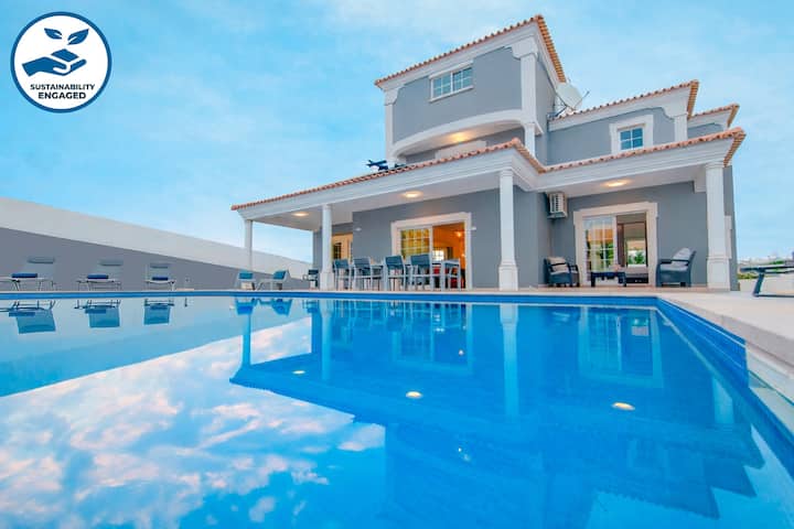 Villa With Heatable Pool And Bbq - 알부페이라