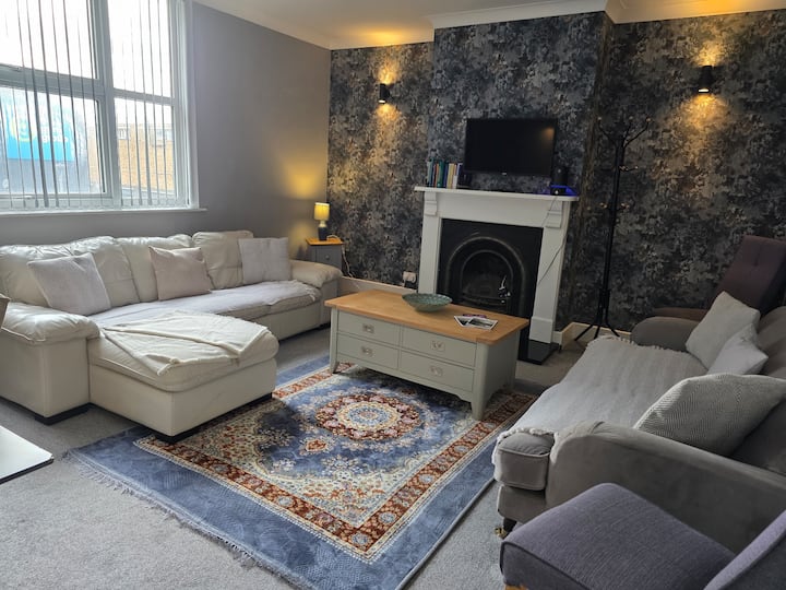 Spacious 4 Bedroom Townhouse In Hove - Brighton