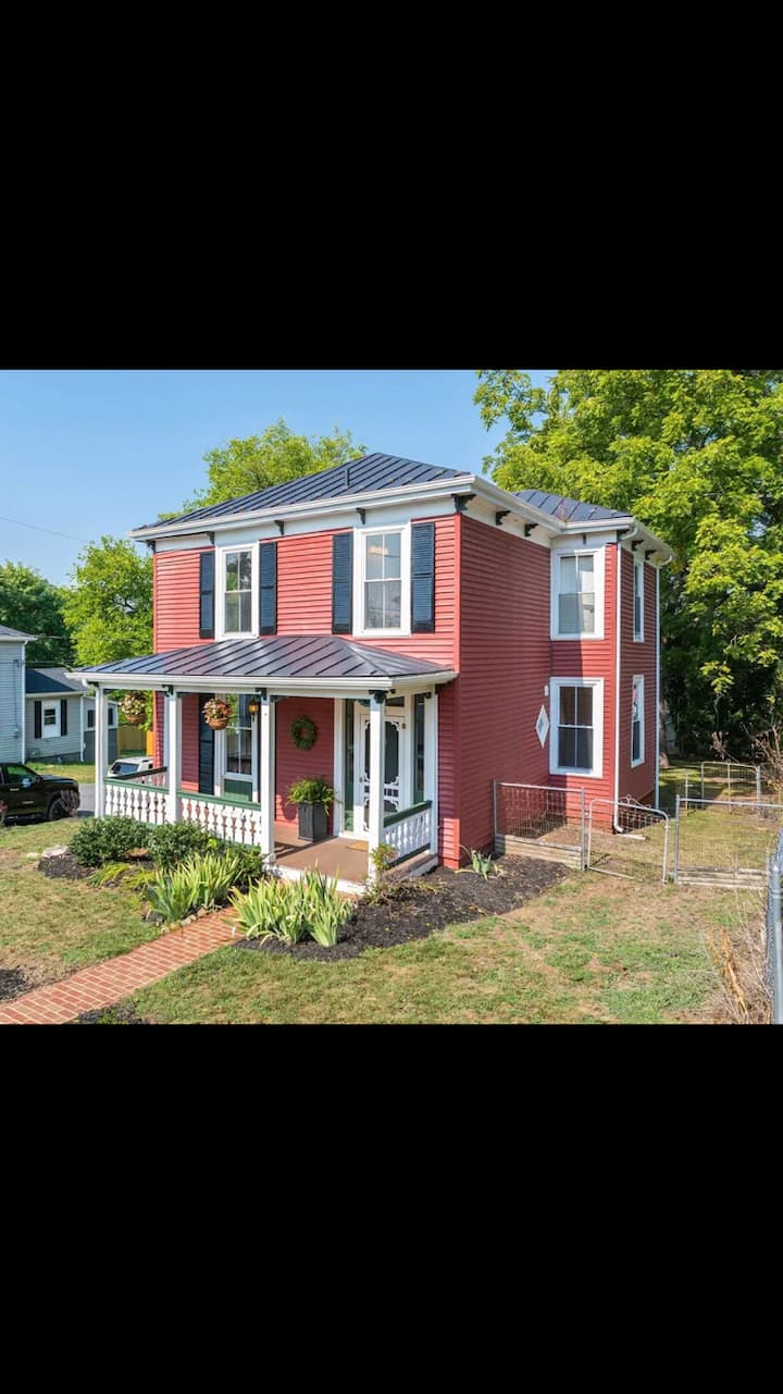 Walk To Downtown Staunton! - Staunton, VA