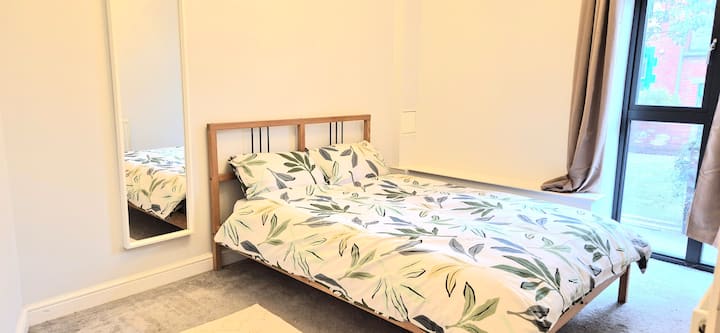 Bright Spacious City Centre Flat - Bristol