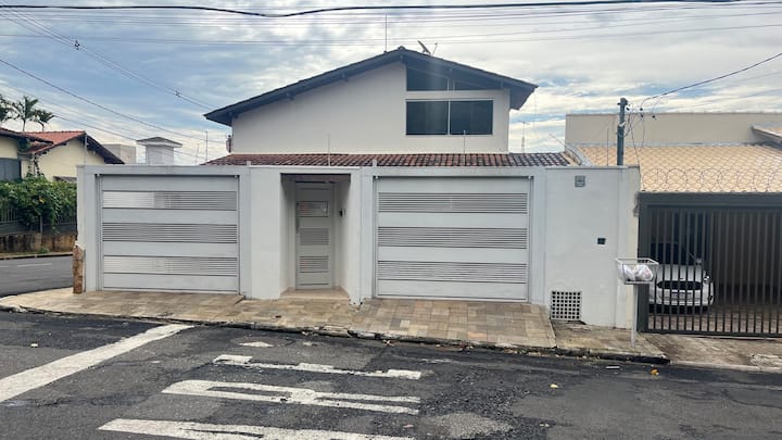 Casa 2 Pavimentos - Alto Padrão - Araxá