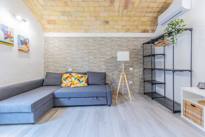 Loft Con Jacuzzi, A 15 Minuti Colosseo Metro C - Italia