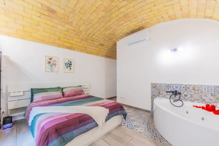 Intero Loft Con Jacuzzi, Vicino Colosseo Metro C - Italy