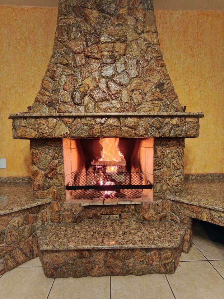 Amplo E Aconchegante Com Lareira No Centro - São Bento do Sul