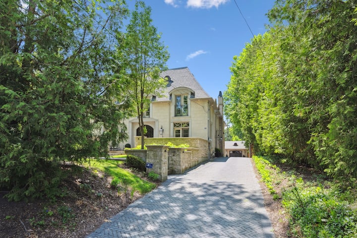 French Chateau ! - Guelph
