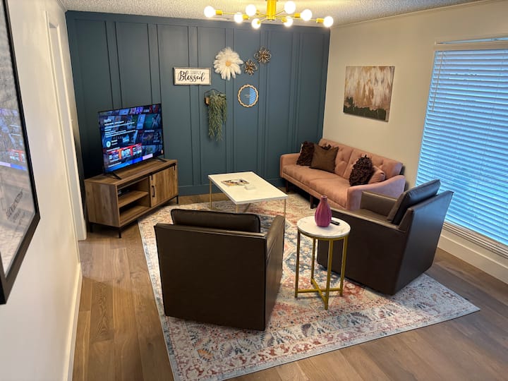 Cozystay By Downtown Bloomington - Bloomington, IN