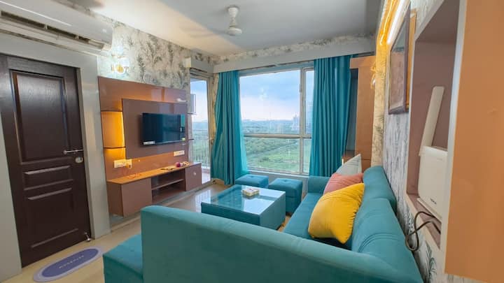 The 143 Luxe Apartment | 2 Bhk L Sector 143 Noida - ノイダ