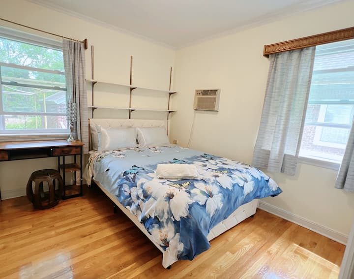 Cozy Private Retreat Convenient Transit Flushing - New York