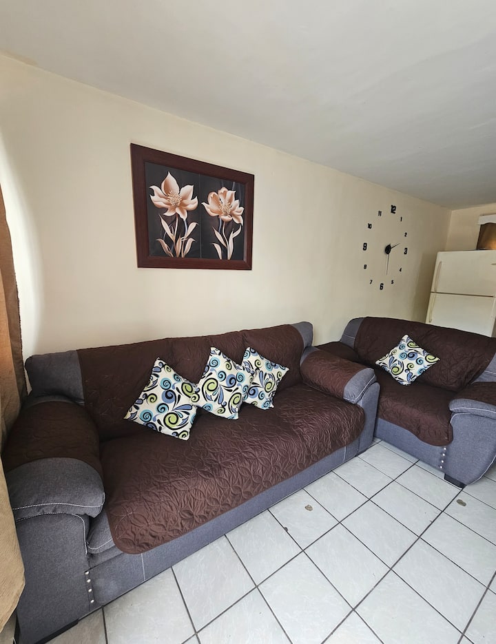 Cómoda Casa Para 4 Personas - Reynosa