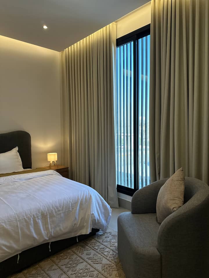 النرجس A- شقة فاخرة بتمصيم فندقي مع بلكونة#N 111 - Riyadh King Khalid Airport (RUH)