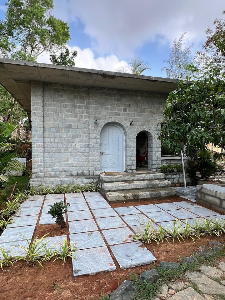 Mayavadi Hostel - 난디 힐스
