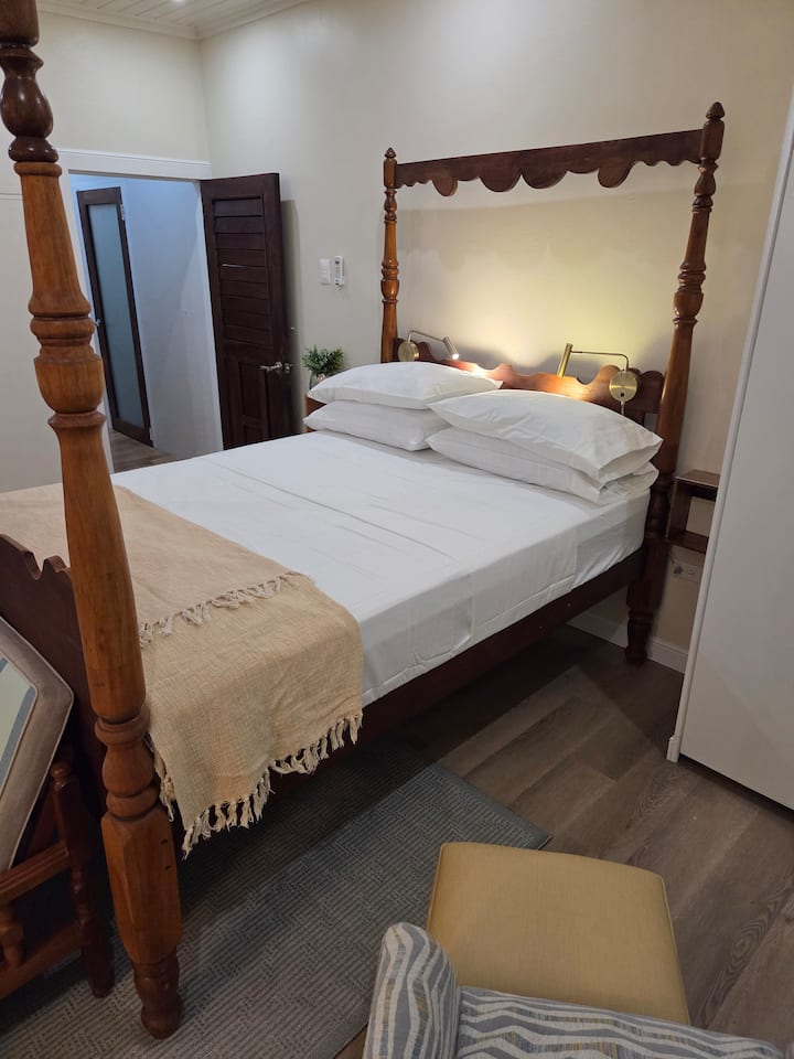 3 Br Chic Rustic Apartment 6-7pp - Tobago