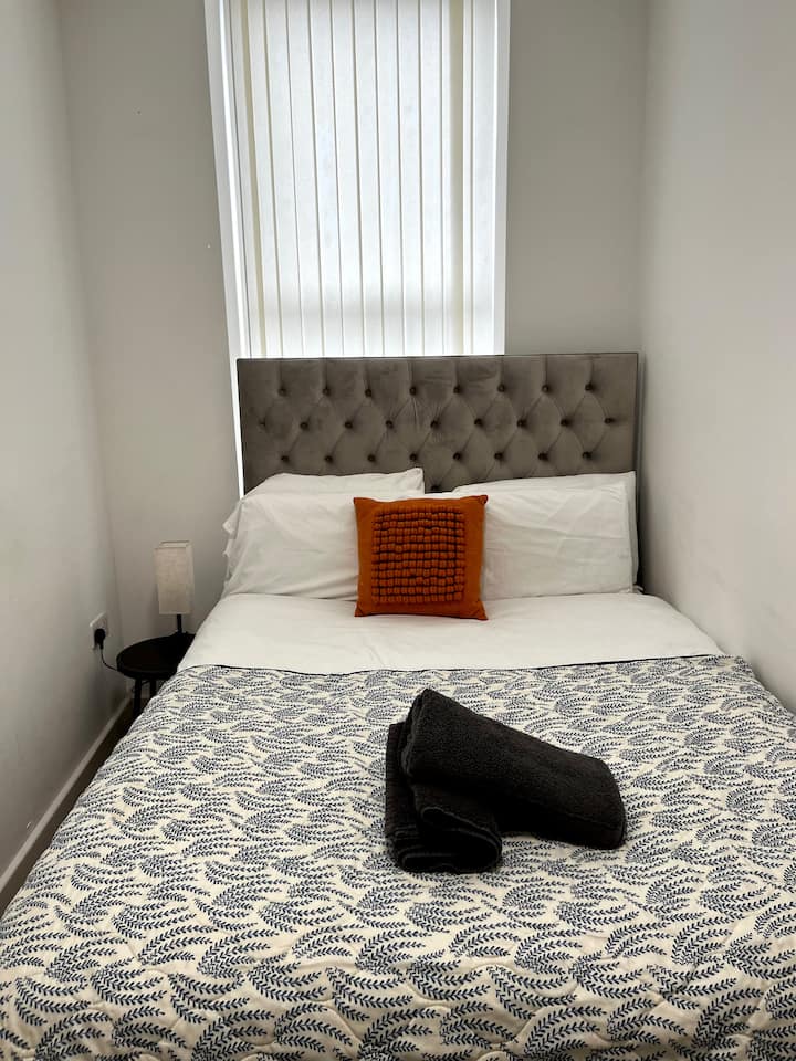 Cosy 1br In Failsworth - Secure Parking & Wifi - Oldham