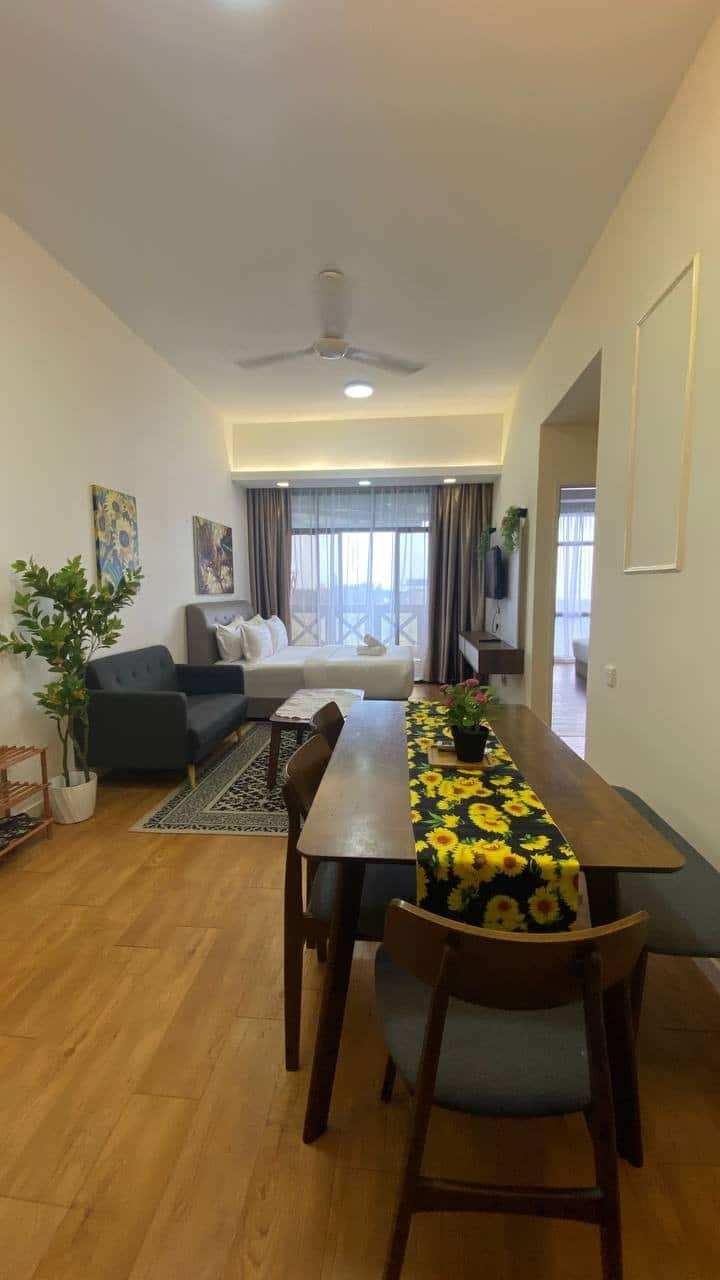 2 Br 6 Pax Costa Mahkota 7068/ Netflix - Malacca