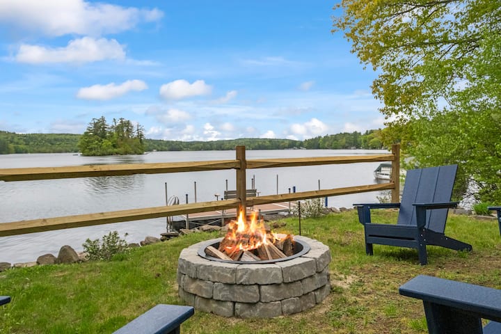 Lakefront Escape | Kayaks + Hot Tub | Sleeps 6 - Alton, NH