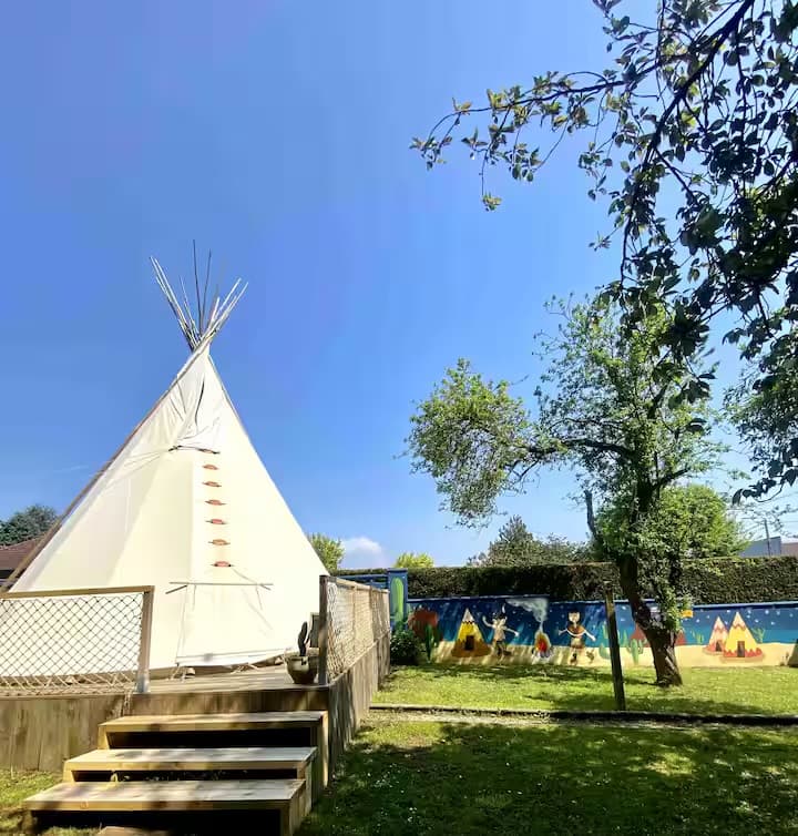 Nuits Insolites-tipi 6/8 Couchages - Écurie