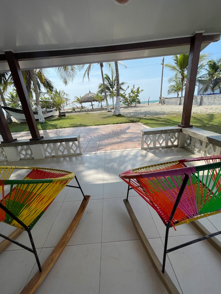 Coveñas Cabaña Frente Al Mar - Covenas