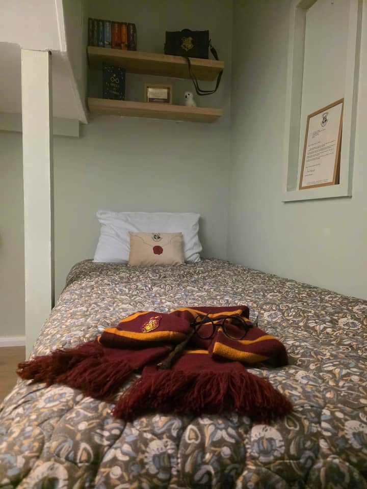 Magic & Majesty: 3br Notting Hill Duplex King Beds - Barnes