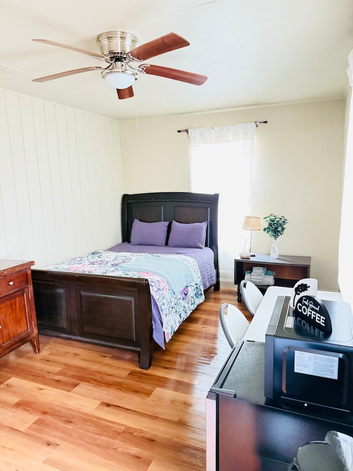 Cozy One Room Stay - Texarkana, TX