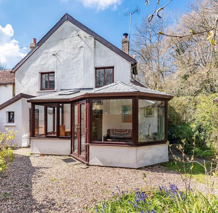 The Rail & Sea Cottage - Braunton