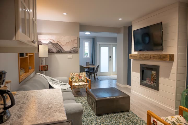 Cozy 2br Spa Retreat, @ The Fern House And Spa - Duncan