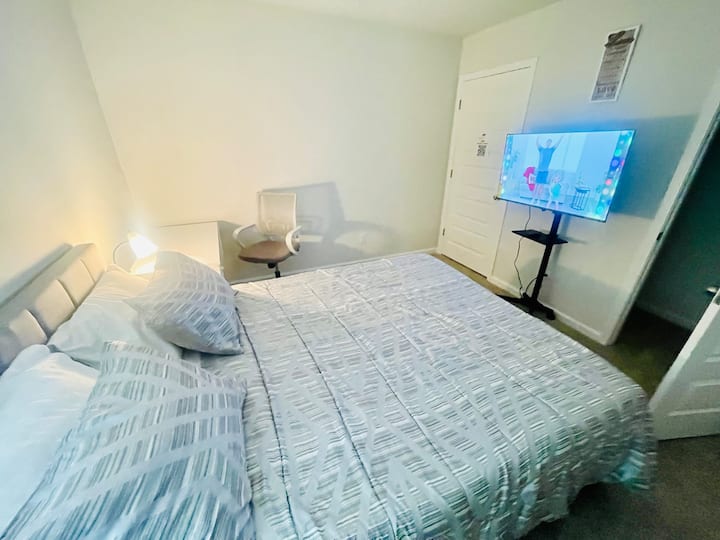 Private Room In Savannah - Savannah, GA