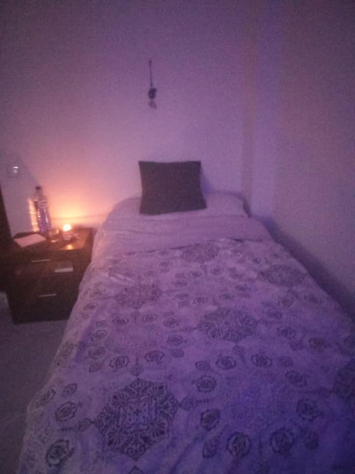 Cerca De La Facultad De Medicina - Seville