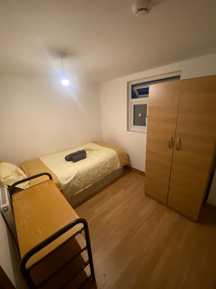 Cozy Single Room In Leytonstone! - Stratford