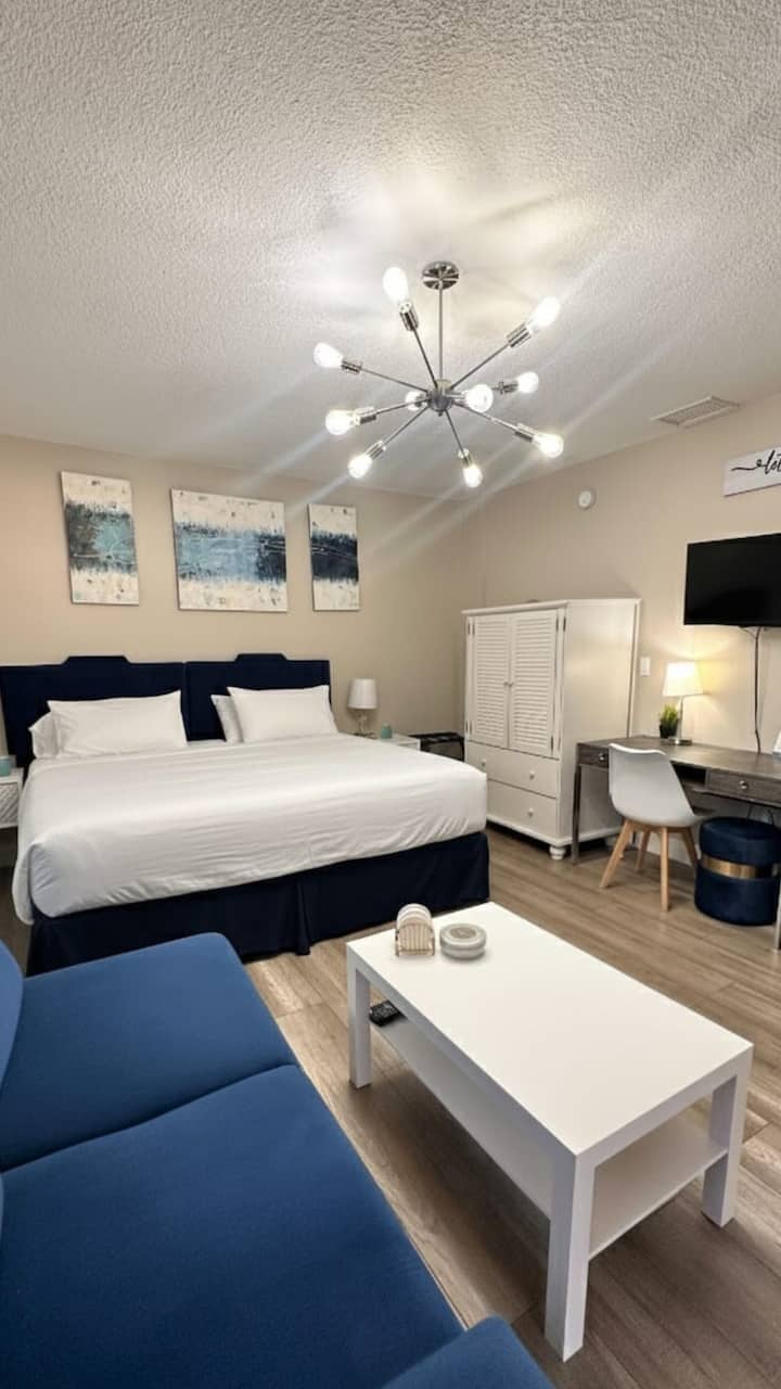 Best Of Fort Lauderdale: Calm & Cozy Lake Studio - Dania Beach, FL