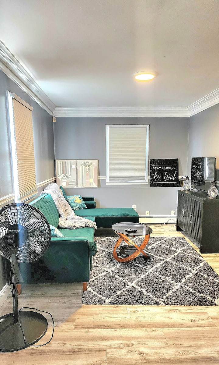 Beautiful One Bedroom Apartment. - Holbrook, NY