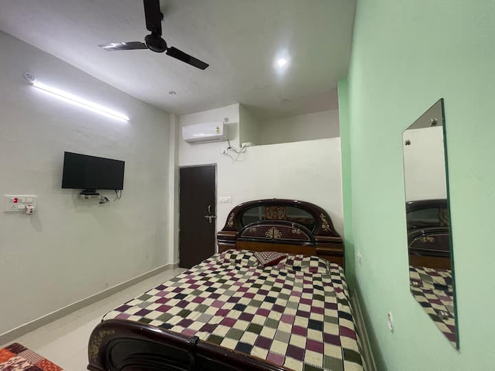 Arya Sadan Homestay - Mathura