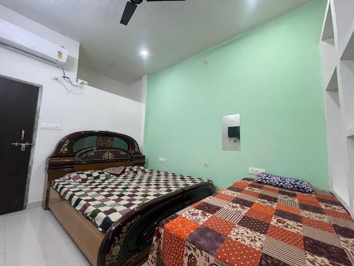 Arya Sadan Homestay - Mathura
