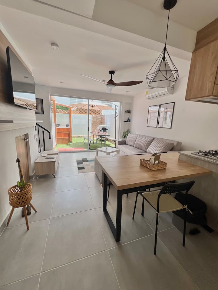 Hermosa Casa Nueva Con Jacuzzi - Flandes