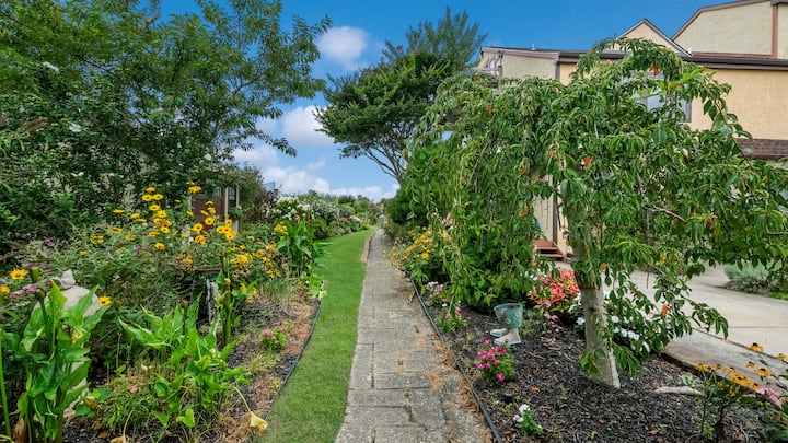 Beach Block Summer Vacation - Sleeps 8 - Book Now! - Brigantine, NJ