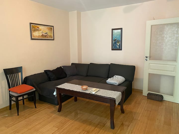 Honey, I Am In The Heart Of The City - Burgasz