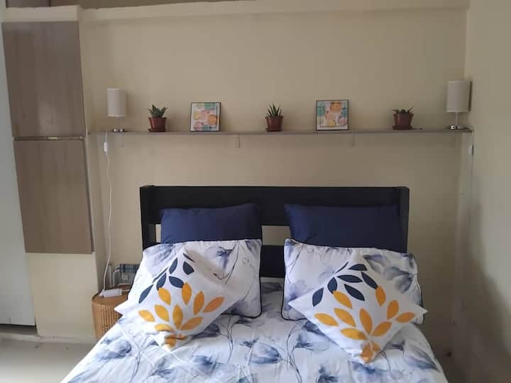 Chez Monique:area 12 Bedsitter - Lilongwe