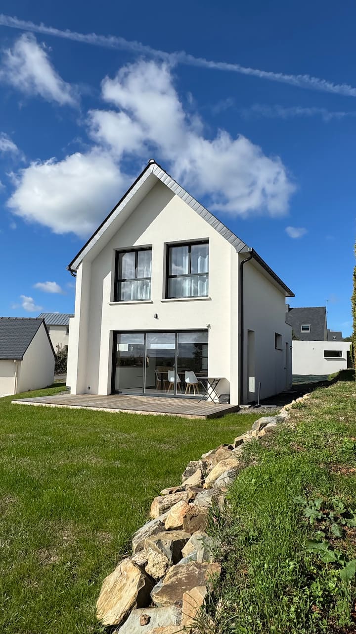 Les Trois Mâts-gr34-paimpol-côte De Granit Rose - Lézardrieux