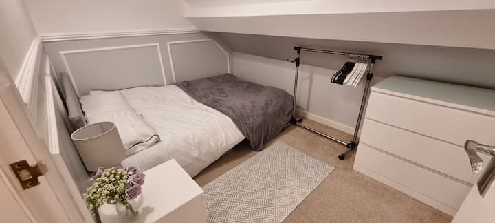 Cosy Double Room In A Quiet Flat - ボーンマス