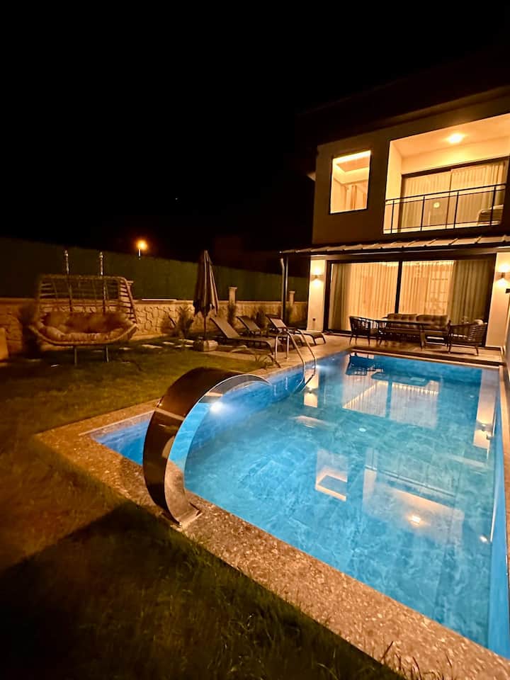 Fethiye Merkezde Lüx  Villa Korunaklı Havuz&jakuzi - Fethiye