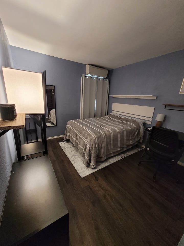 Clean Cozy Hideaway With Many Amenities - Claremont, CA