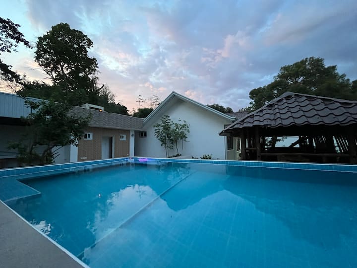 Entire 3 Br Villa - Quiet Place - 拉烏尼翁
