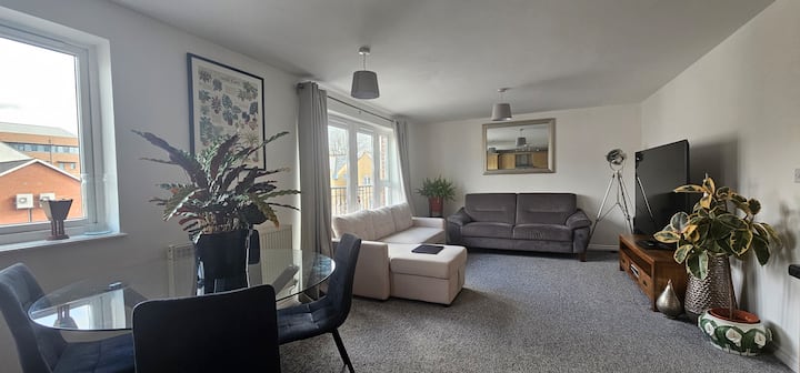 Perfect For Wmc, Principality & Cardiff Castle - Cardiff